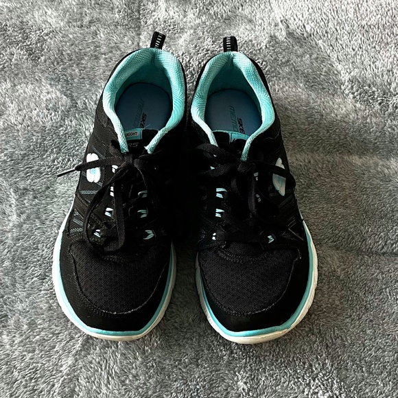 Skechers | Shoes | Skechers Lightweight Flex Sole Black And Blue | Poshmark